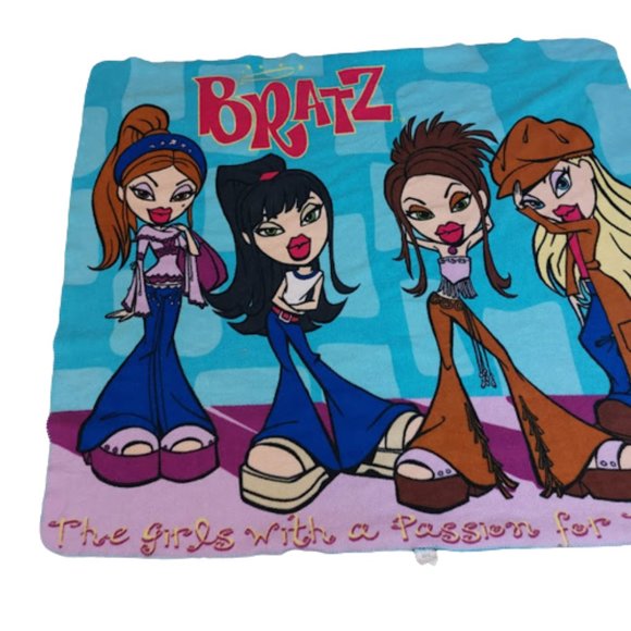 Bratz | Bedding | 204 Bratz Dolls Blanket Throw Mga 525x475 Blue Purple ...